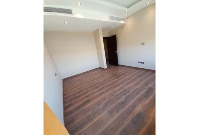 للايجار في 16 وان: بنتهاوس للايجار في sodic one 16 تشطيب الترا مودرن ...