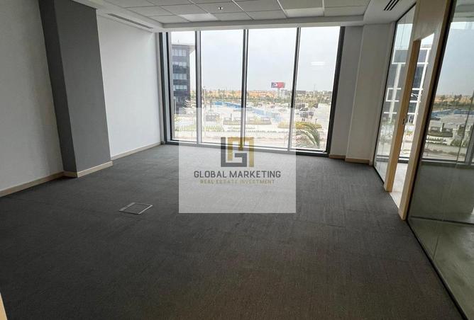 للايجار في كايرو فيستيفال سيتى: مكتب متشطب للإيجار 96م داخل (CFC ...