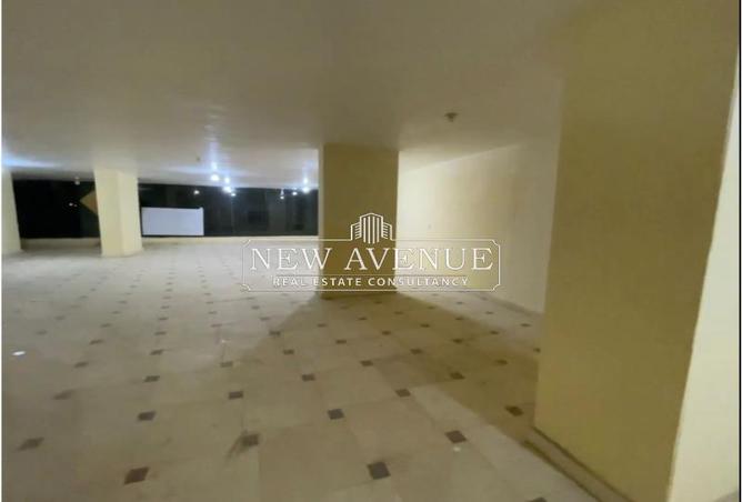 البيع في شارع الاستاد: محل تجاري 750م تشطيب كامل في مدينة نصر للبيع ...